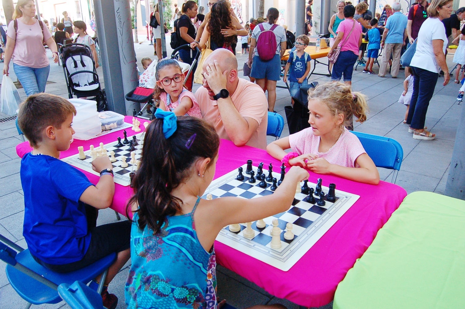 FOTOGALERIA | Setmana de jocs al carrer a la plaça Ventalló