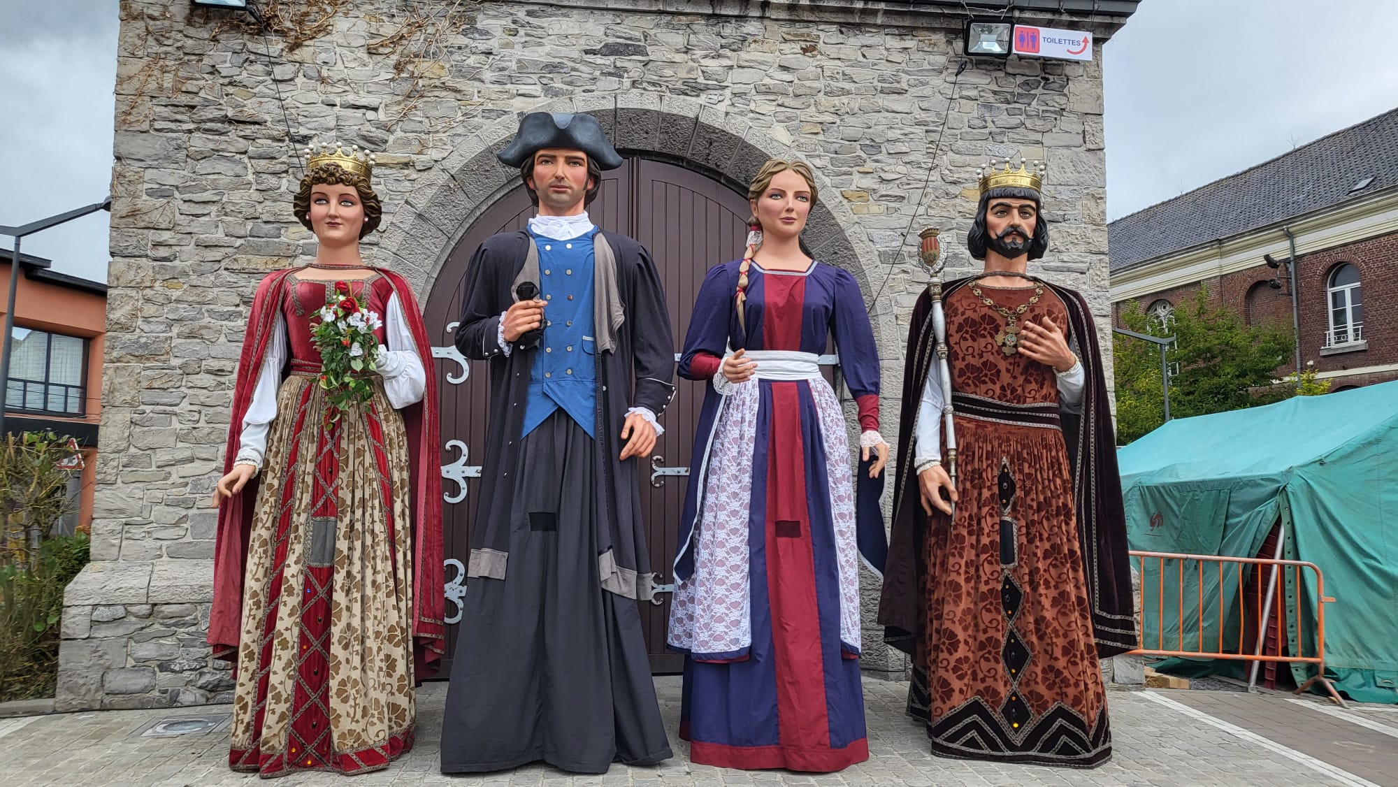FOTOGALERIA Els Gegants Nous participen a la Festa de la Mà del ...