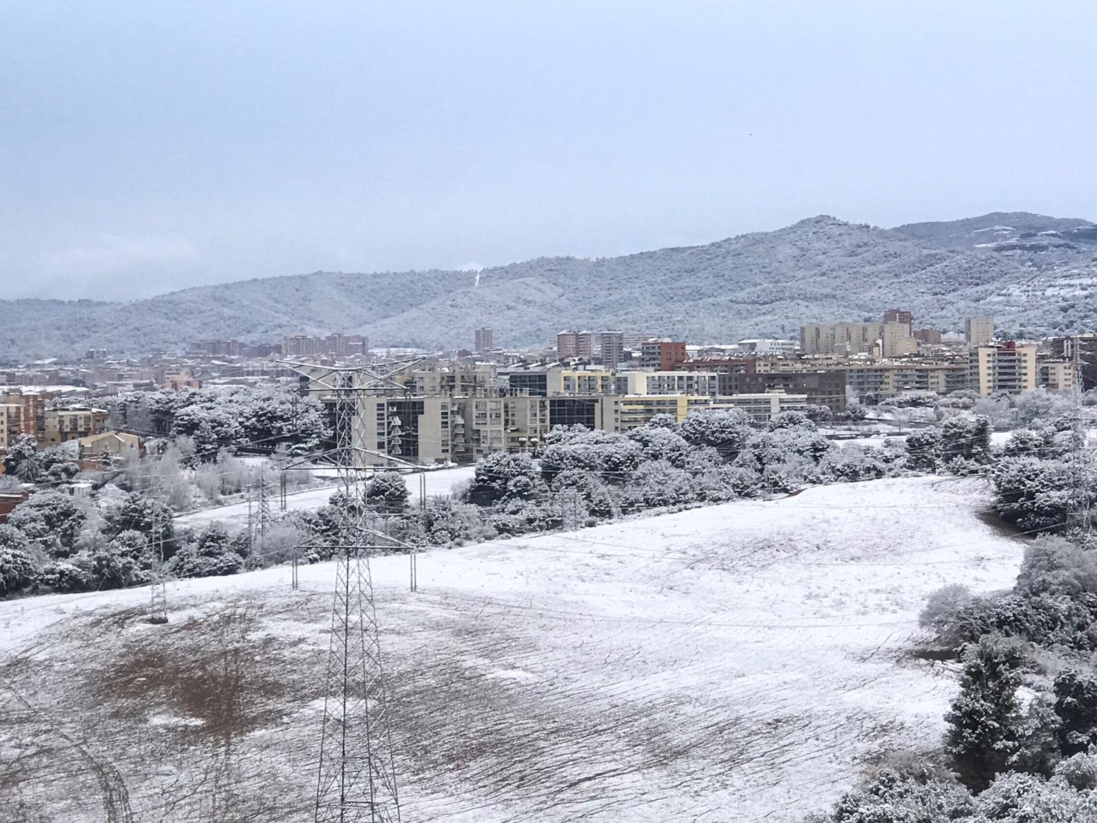 FOTOGALERIA | Els lectors retraten una Terrassa ben nevada