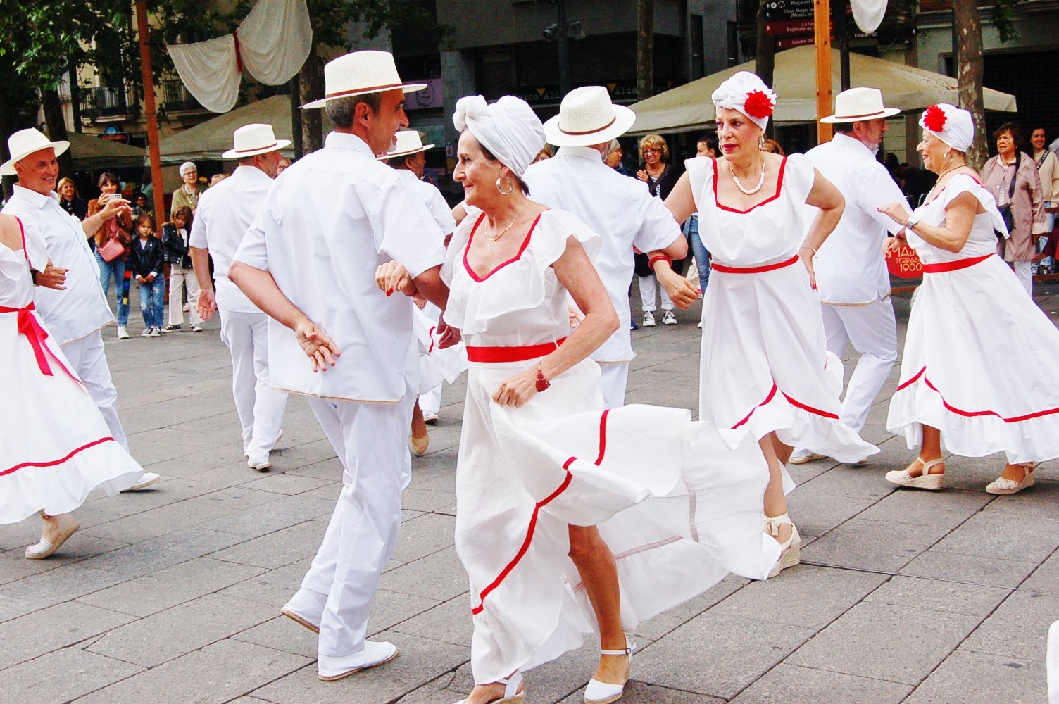 FOTOGALERIA | Música i danses de la bella i vella Cuba “Indians Cubans”