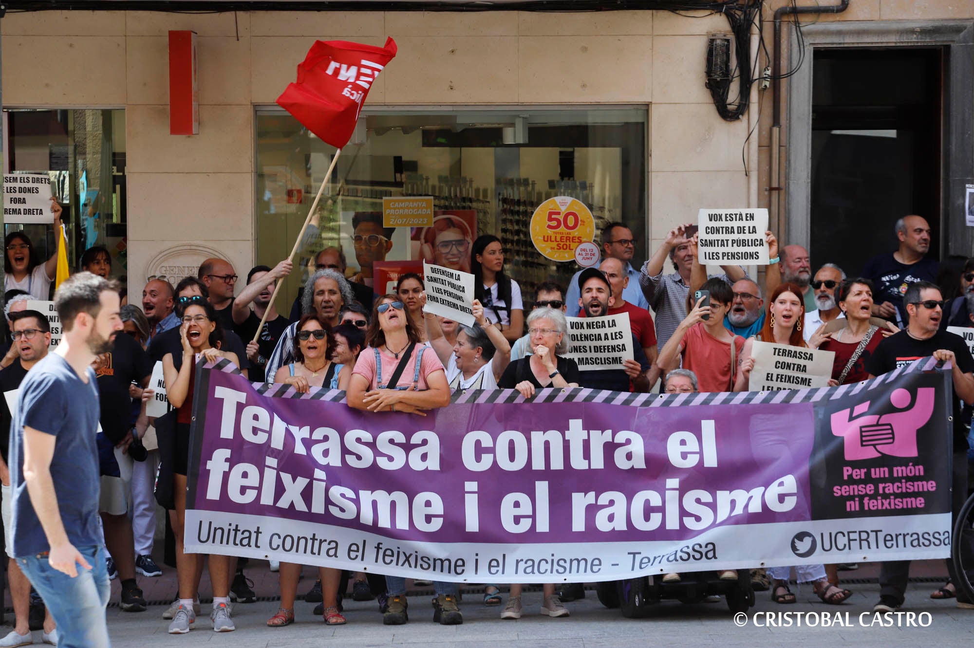 FOTOGALERIA | Manifestació antifeixista al Raval de Montserrat durant ...