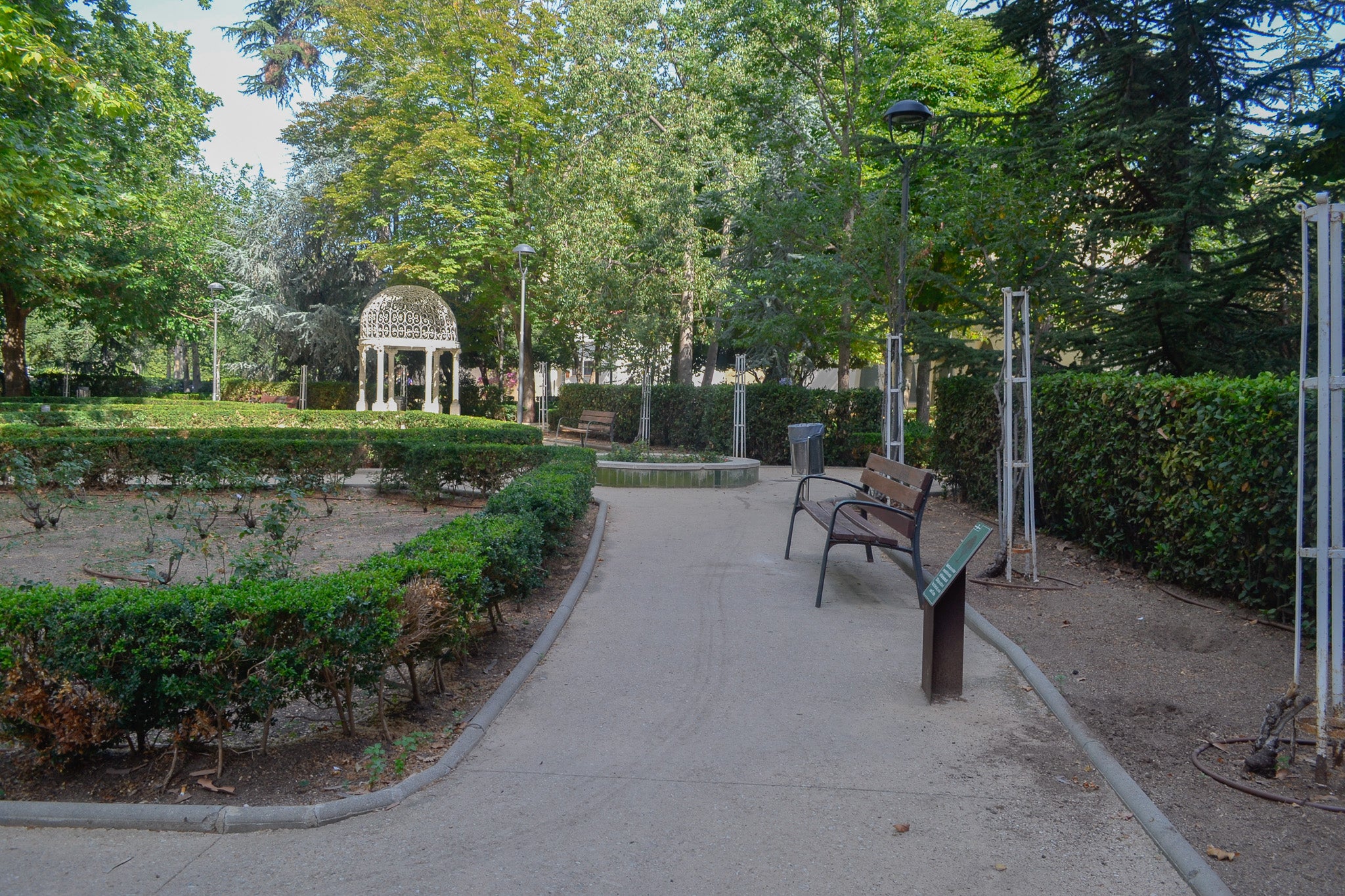 FOTOGALERIA Parc de Sant Jordi de Terrassa en un dia d’estiu