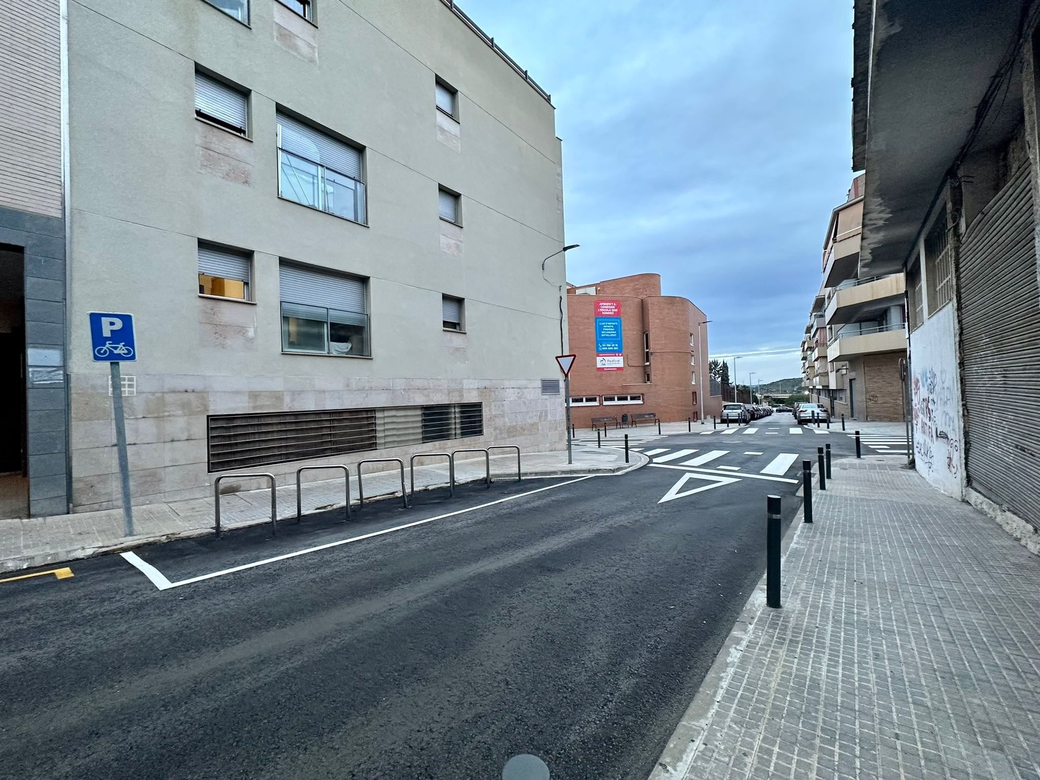 Reabre el tramo de calle Roger de Llúria cortado durante meses