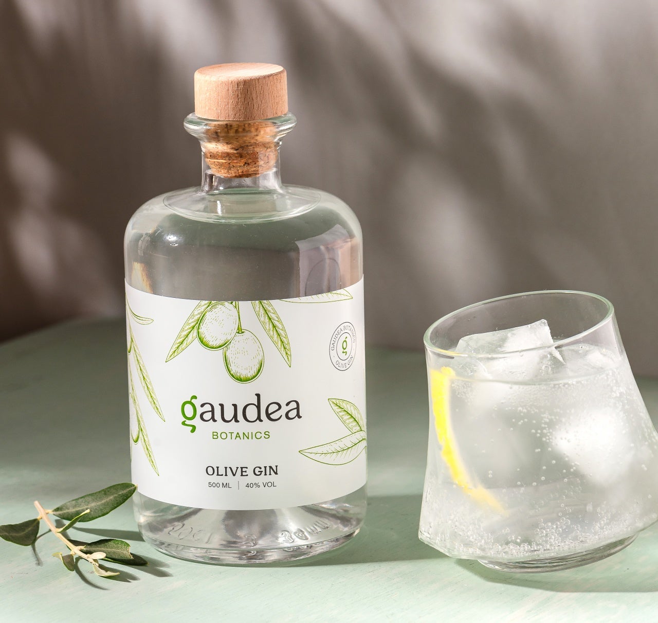 Neix Gaudea Botanics, una nova ginebra d’olives única amb ADN terrassenc
