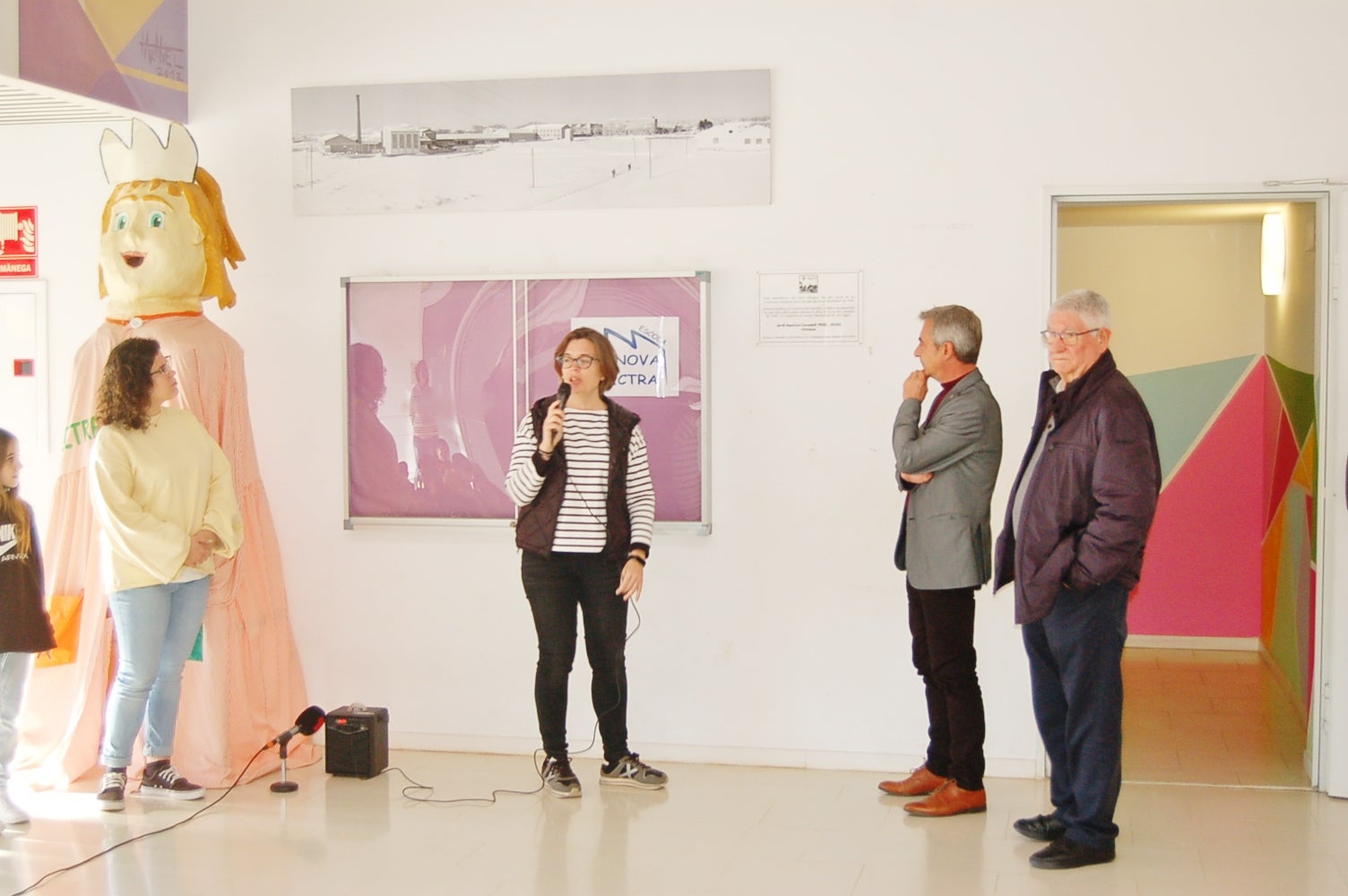 FOTOGALERIA | La Nova Electra incorpora una fotografia de la fàbrica ...