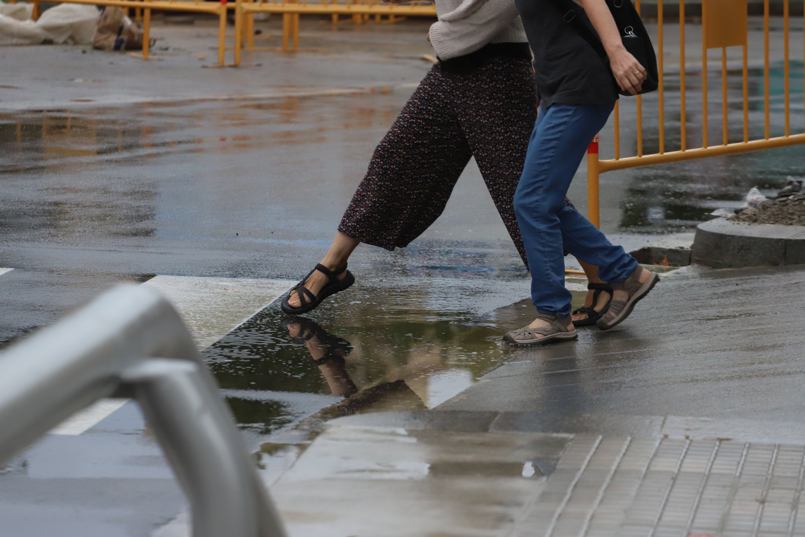 FOTOGALERIA | El pont del Passeig de Terrassa s’omple de bassals